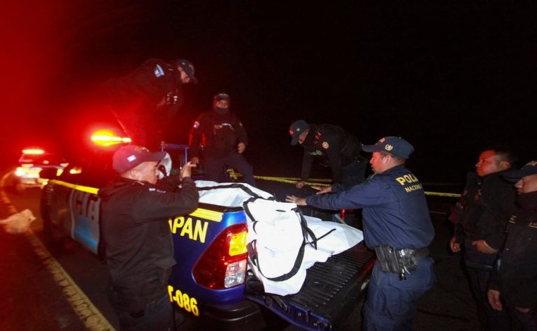 Guatemala: autobús cae a barranco y deja 15 muertos y 19 heridos - Yo ...